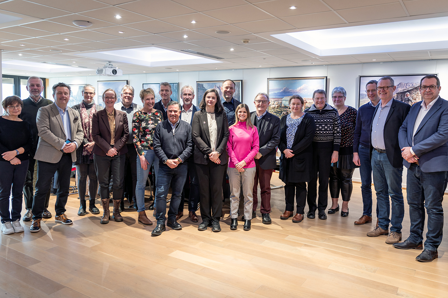 Kahdeksan FCI-maan kennelliitot tiivistävät edelleen yhteistyötään ...